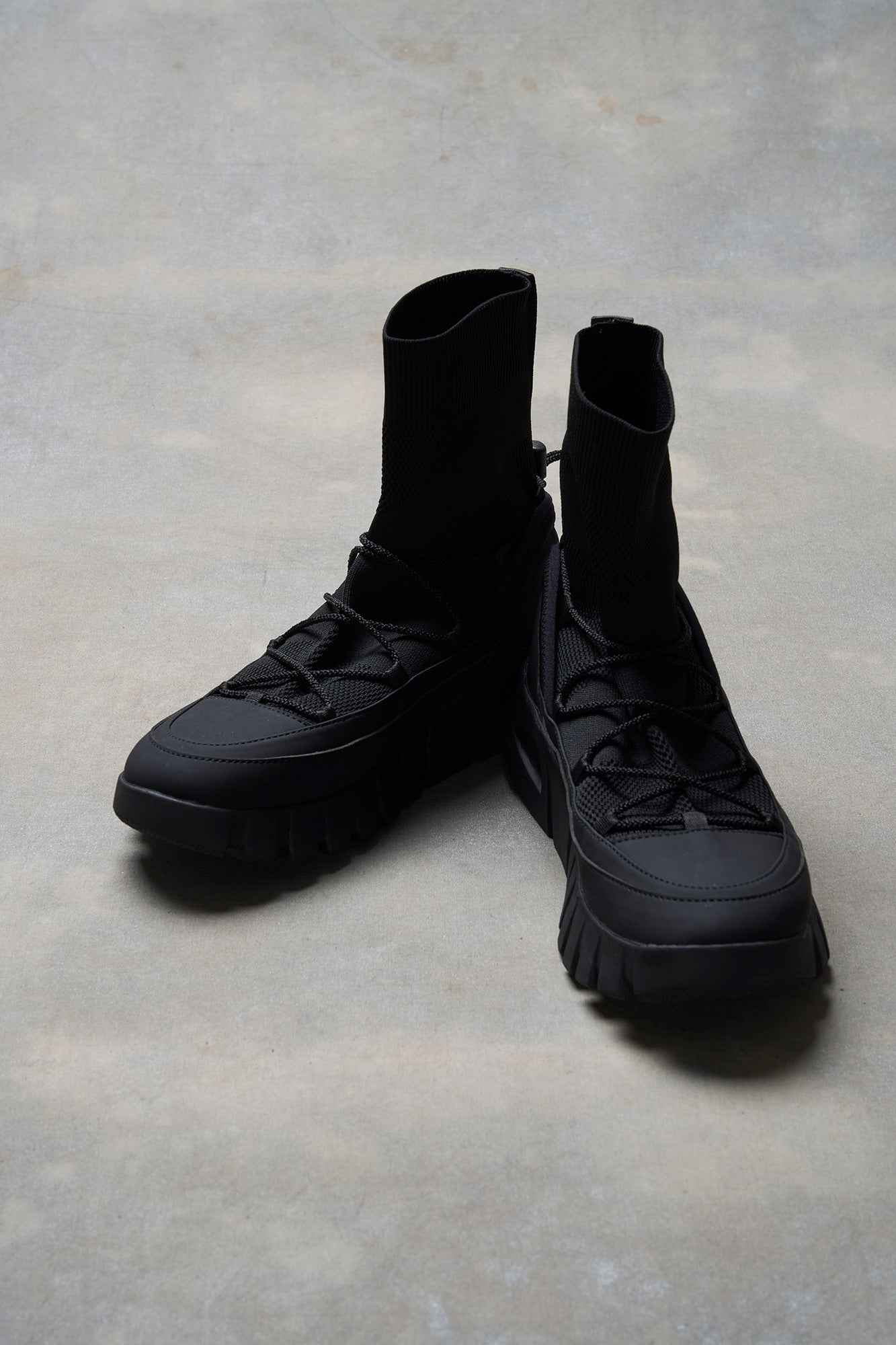 DEVOA-BOOTS-FW-TPKN-BLACK – THE Treasury